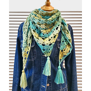 Ravelry: Mambo Häkeltuch pattern by Martina Kröger