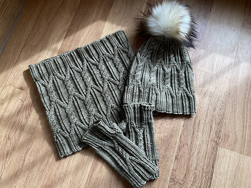Ravelry: Olive Branch Hat pattern by Rebecca Woelber