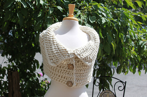 Ravelry: Lulu's Cowl - Cache Cou de Lulu pattern by Lucinda Iglesias