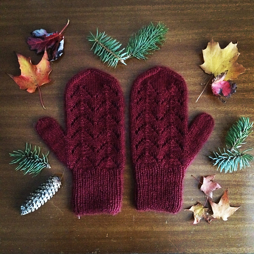 Ravelry: Simple Autumn Mittens pattern by Halldora J
