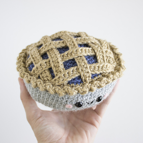 Ravelry: Amigurumi Pie pattern by Lauren Espy