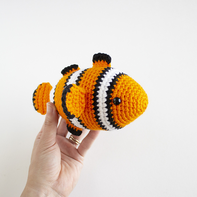Ravelry: Amigurumi Clownfish pattern by Lauren Espy