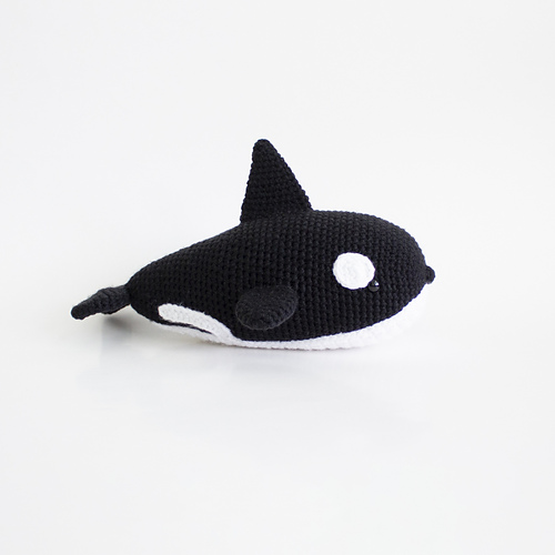 Ravelry: Amigurumi Orca pattern by Lauren Espy