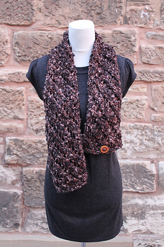 Ravelry: Bernat soft boucle scarf pattern by Laurimuks patterns