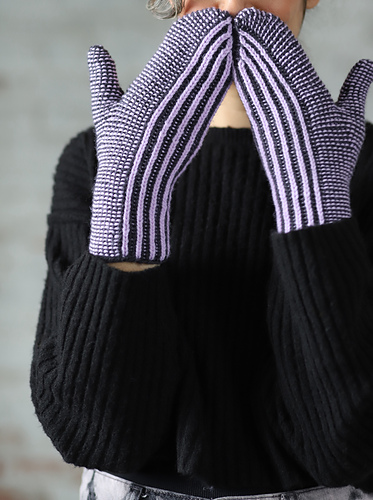 Ravelry: Split Mittens pattern by Lavanya Patricella