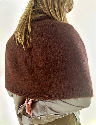 Ravelry: Plain Yoke Poncho pattern by LE KNIT by Lene Holme Samsøe