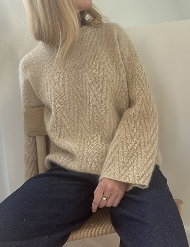 Ravelry: Woodlark Sweater pattern by LE KNIT by Lene Holme Samsøe