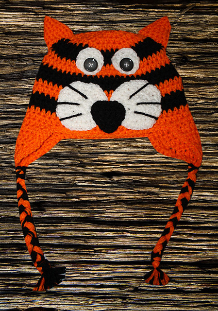 Ravelry: Tiger Hat pattern by Lea Barrick