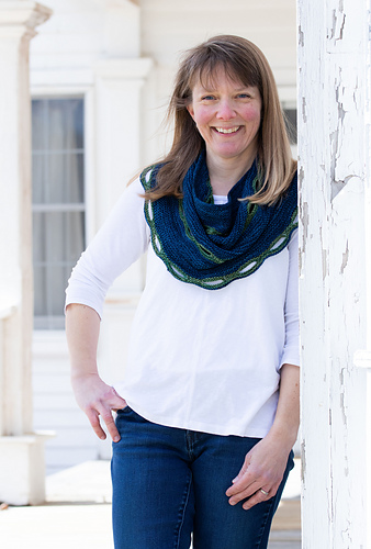 Ravelry: Superhero Cowl pattern by Heather Anderson