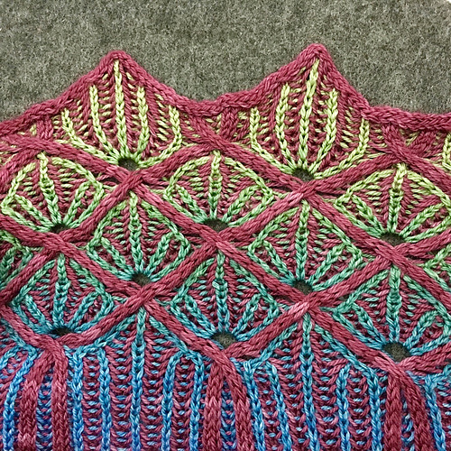 Ravelry: Gothic Arches Shawl pattern by Leela Frankcombe
