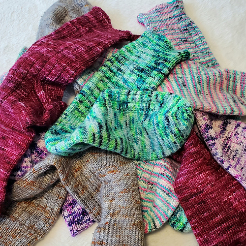 Ravelry: Broken Record Broken Rib Socks pattern by Alex Parker Mooney