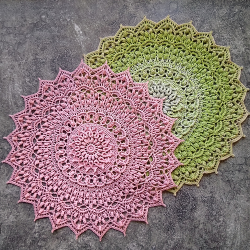 Ravelry: Rozita pattern by Elena Bojkova