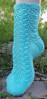 Ravelry: Fling Some Spring Socks pattern by Laura Fahlin