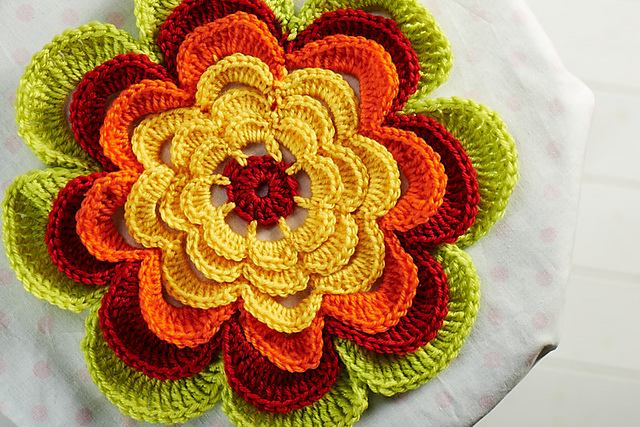 Ravelry: Frilly flower pattern by Jackie Carreira