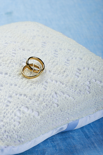 Ravelry: Lace cushion pattern by Tracey Todhunter