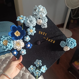 Ravelry: Graduation Cap Floral pattern by Liceria