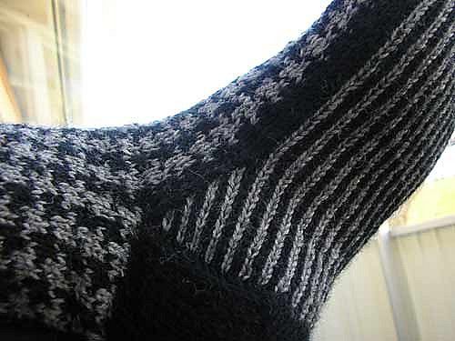 Ravelry: Pepita pattern by Liisa Byberg