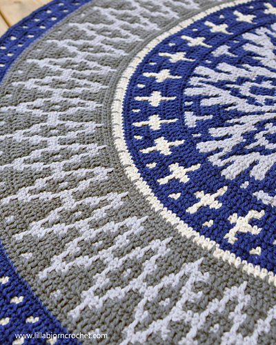 Ravelry: Ocean Time Mandala Rug pattern by Tatsiana