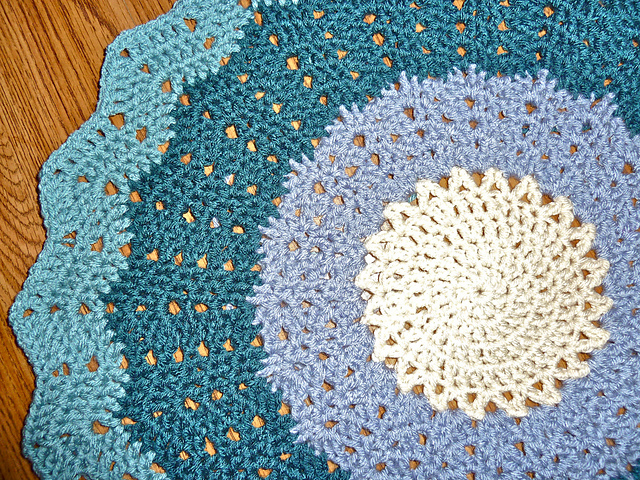 Ravelry: shyannlindy's 20 Point Round Ripple Afghan Pattern