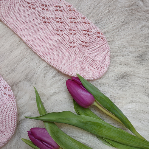 Ravelry: Fioriti Socks pattern by Lisa Schmidt