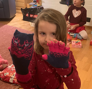 Ravelry: lisoni's Double Cat Mittens