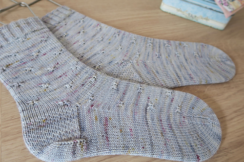 Ravelry: Scattered Kisses Socks pattern by Danielle Jorge