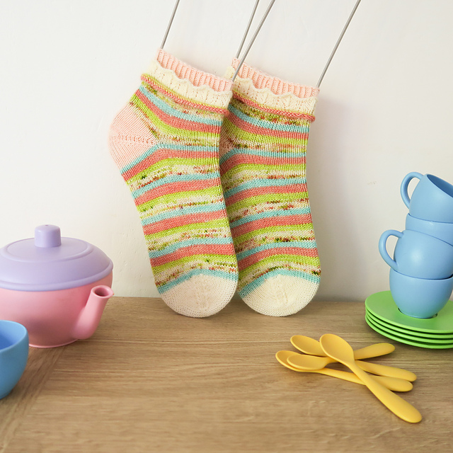 Ravelry: Primrose Pudding Socks pattern by Danielle Jorge