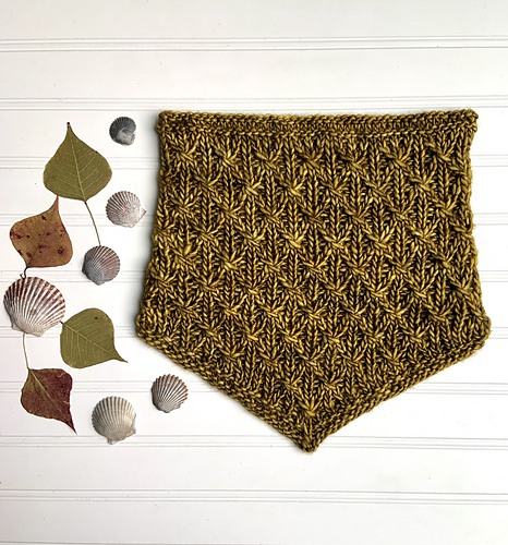 Ravelry: Granger Bandana Cowl pattern by Jenny Noto