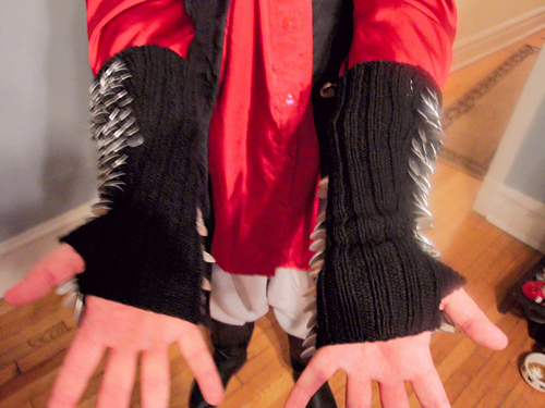 Ravelry: Dragon Slayer Gauntlets pattern by Anna Connors