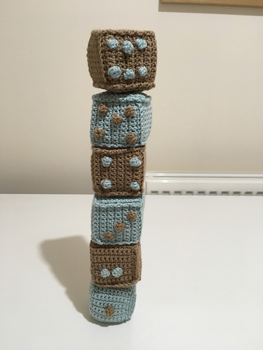 Ravelry: Counting Cubes pattern by Anna Granta