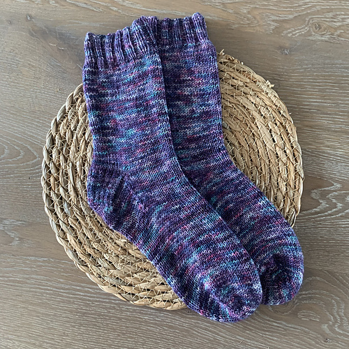 Ravelry: ALL THE SOCKS light pattern by littleworld_of_iris