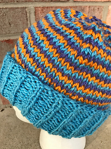Ravelry: Helix hat (chunky) pattern by Elizabeth Felgate