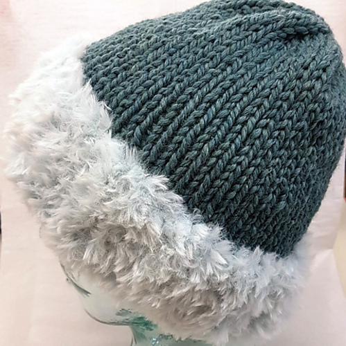 Ravelry: Russka Fur Hat pattern by Leeanne Lange