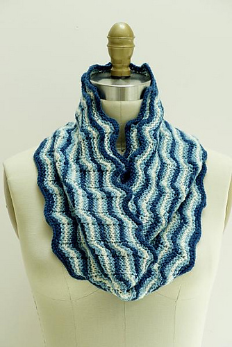 Ravelry: Gentle Waves Cowl pattern by Linda Perry