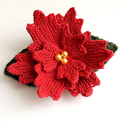 Ravelry: Christmas Flower pattern by Julia Noskova