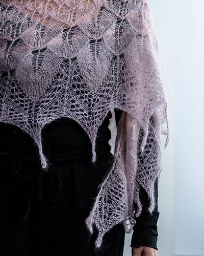 Ravelry: Chal Lumeeiki pattern by Lola Logaro
