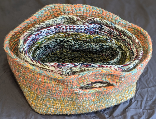 Ravelry: Quarantimes Nesting Baskets pattern by Alex Luce