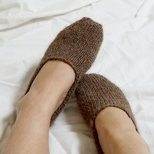 Ravelry: Plain socks pattern by L'oro unico