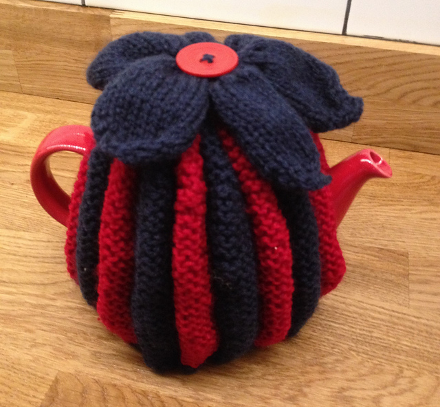 Ravelry: LouDoubleKnitter's Tea Cozy