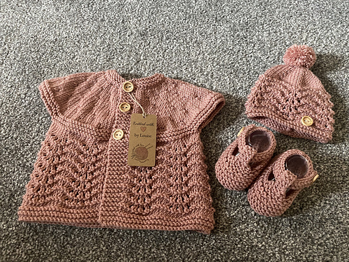 Ravelry: Old Shale Lace Baby Top and Cardigan pattern by marianna mel