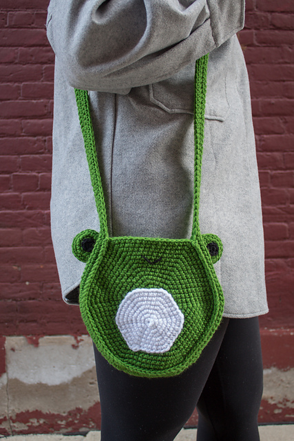 Ravelry: Frog Purse pattern by Kendall Waltz