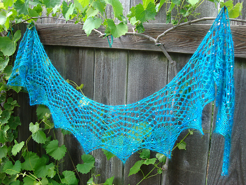 Ravelry: Silk Halo Shawl pattern by Iris Schreier