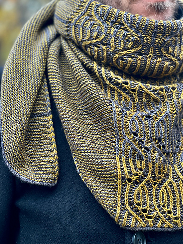 Ravelry: Manta Ray Shawl pattern by Michelle Gregory