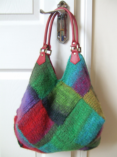 Ravelry: Wondrous & Mystical Pentrapazoidal Entrelac Bag pattern by ...