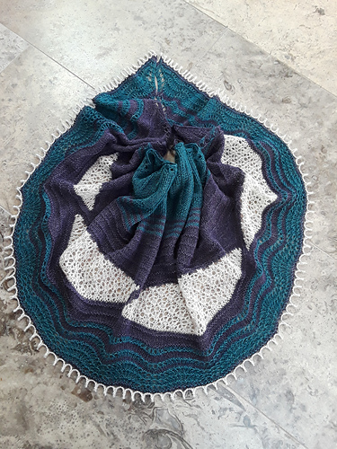 Ravelry: Maighdeann-ròin, the Seal Maiden pattern by Nat Raedwulf