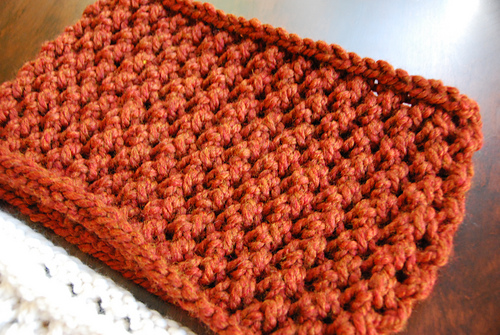 Ravelry: Spice Cowl pattern by Fiber Flux / Jennifer Dickerson