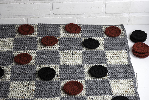 Ravelry: Portable Checkerboard Game pattern by Lindsey Dale