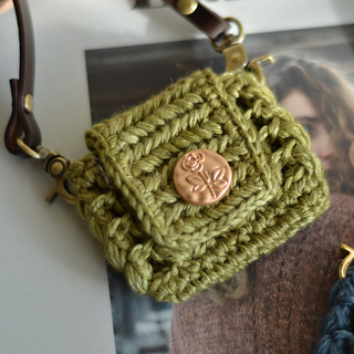 Ravelry: Little Clover Pouch pattern by Lulu Liang