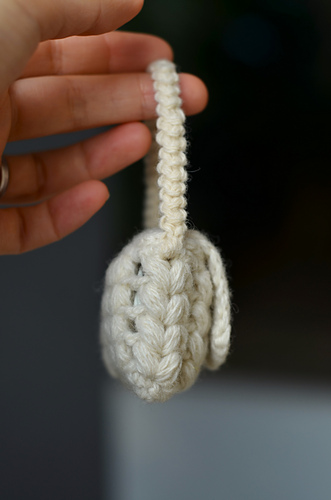 Ravelry: Little Clover Pouch pattern by Lulu Liang