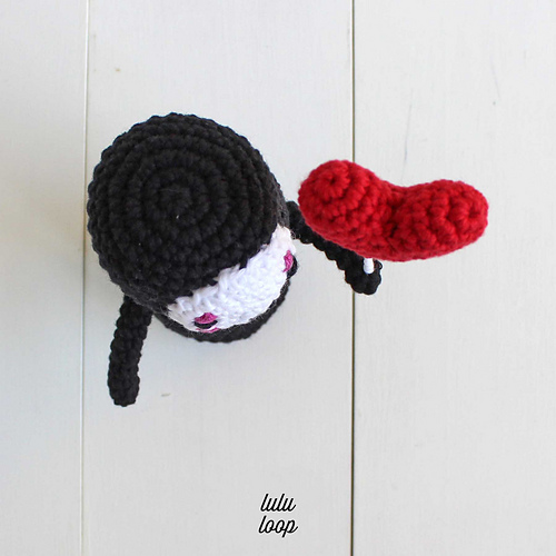 Ravelry: No Face pattern by America Lira